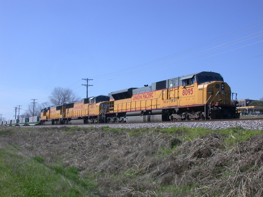 UP 8095, UP 4503, UP 4381 3Mar2010 On the side NB in SNEED
